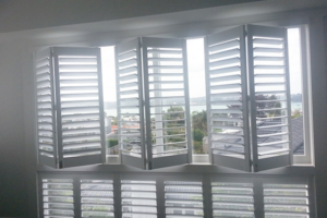 Ultimate Guide To Bifold Plantation Shutters [2024] | FloorVenue